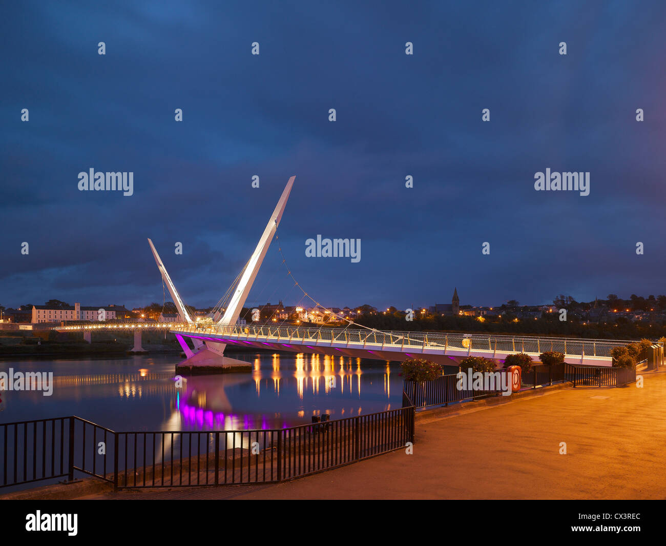 Peace Bridge, Derry, United Kingdom. Architect: Wilkinson Eyre ...