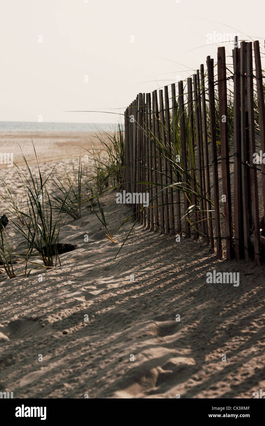 Wooden beach fence Stock Photo - Alamy