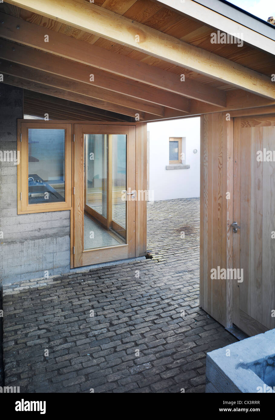 Laneway Wall Garden House, Portobello, Ireland. Architect: Donaghy ...