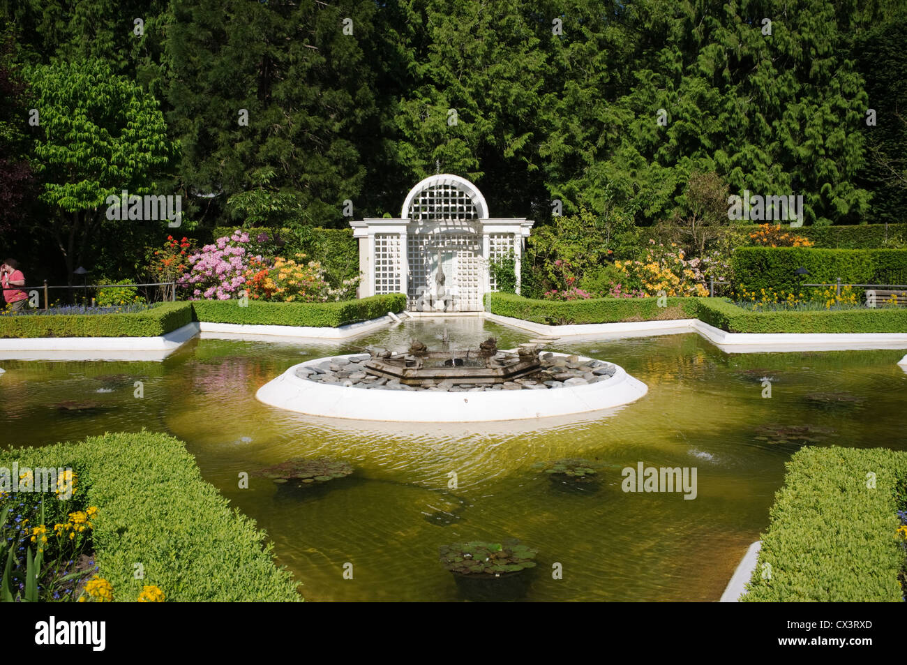 The ross fountain butchart gardens hi-res stock photography and images ...