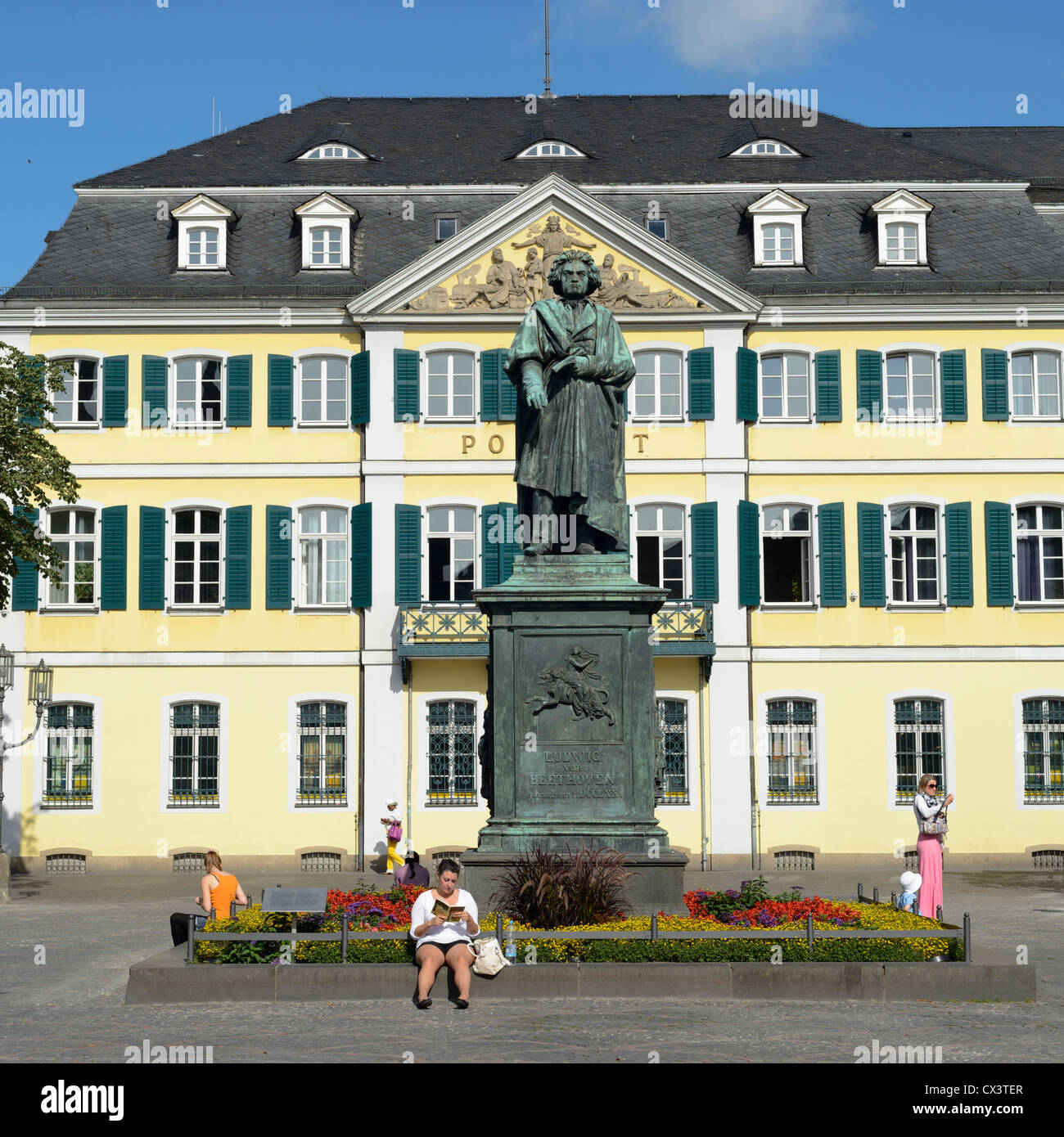 Ludwig Van Beethoven Statue, Muensterplatz, Bonn, Germany, Europe Stock ...