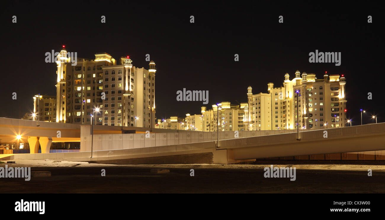 Residential buildings at the Palm Jumeirah, Dubai, United Arab Emirates ...