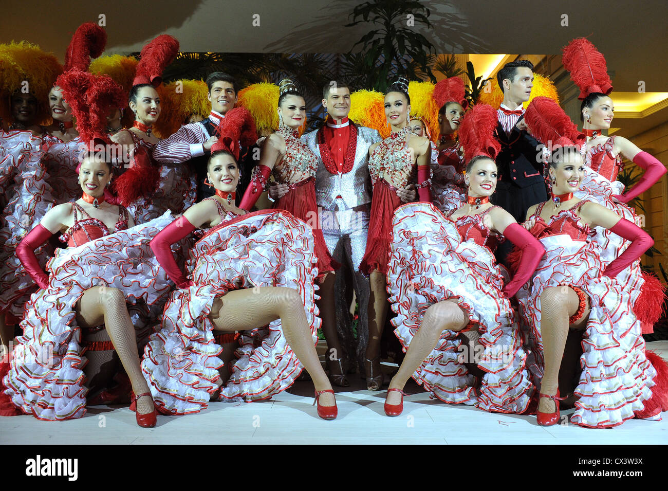 Moulin Rouge Dancers High Resolution Stock Photography and Images - Alamy