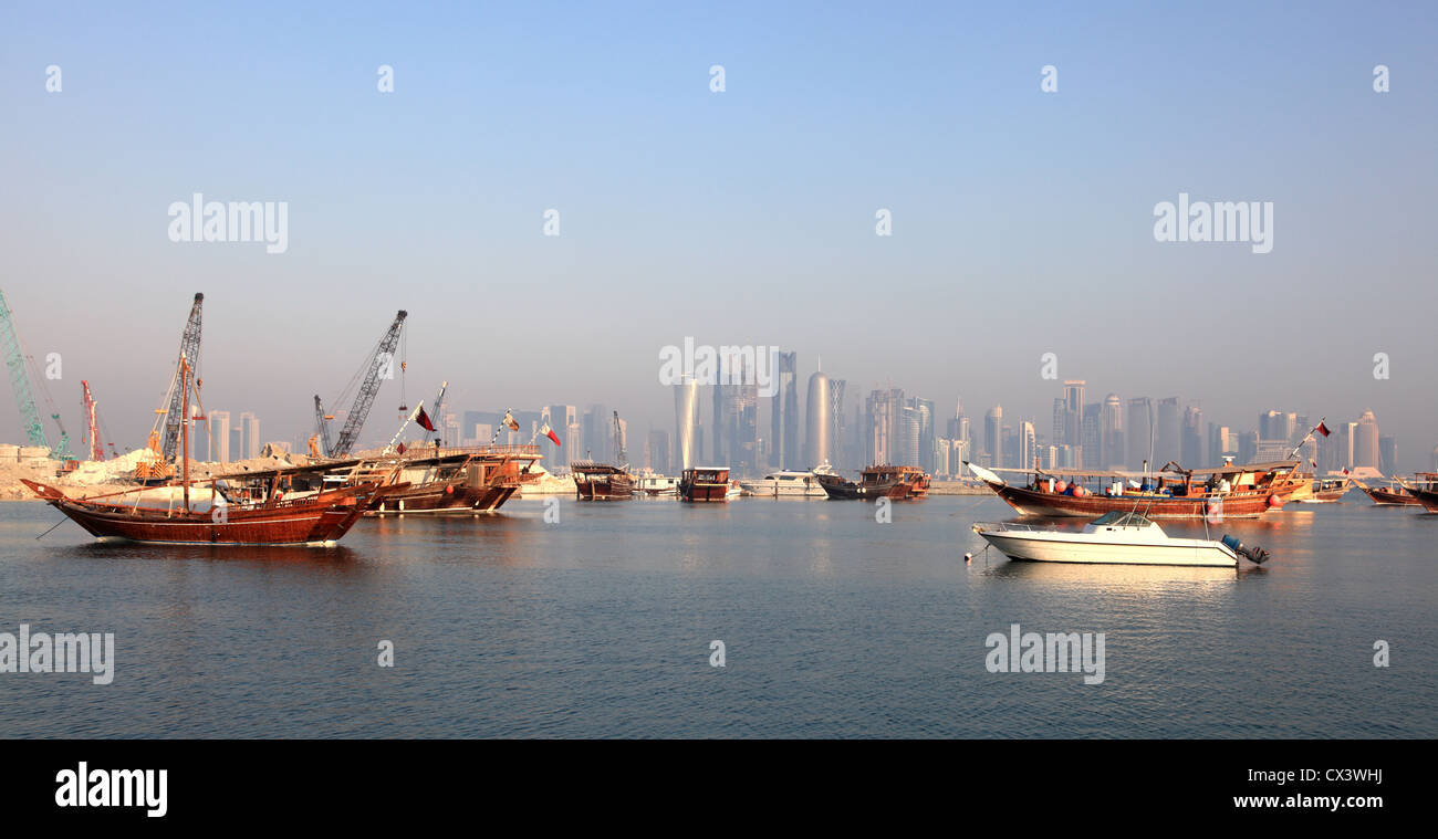 Harbor doha skyline hi-res stock photography and images - Alamy