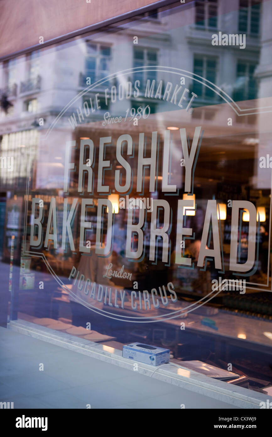 A shop window in Whole Foods Market in Piccadilly Circus, London Stock ...