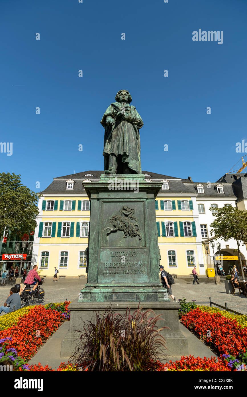 Ludwig Van Beethoven Statue, Muensterplatz, Bonn, Germany, Europe Stock ...