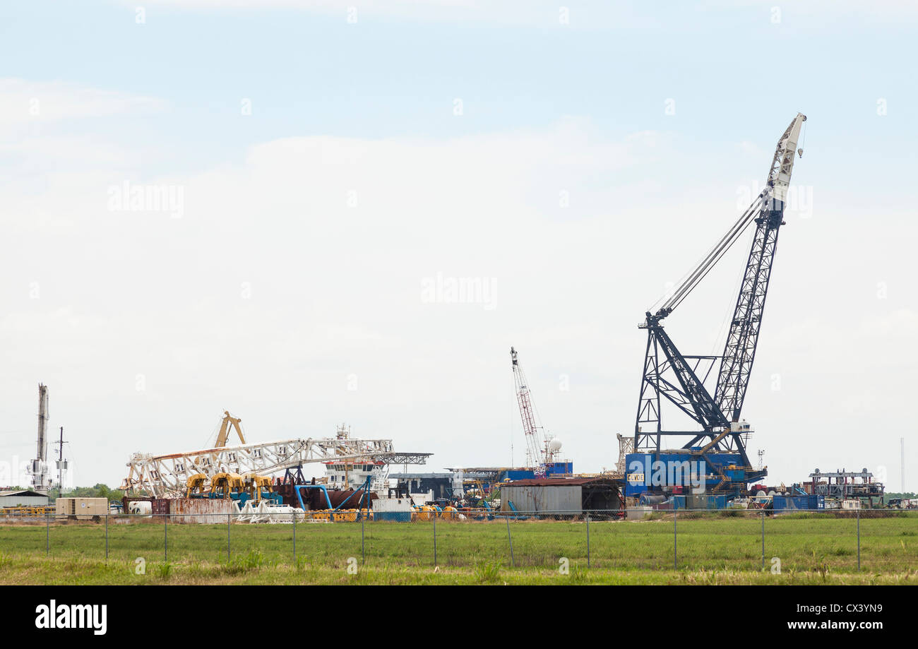 Derrick barge hi-res stock photography and images - Alamy