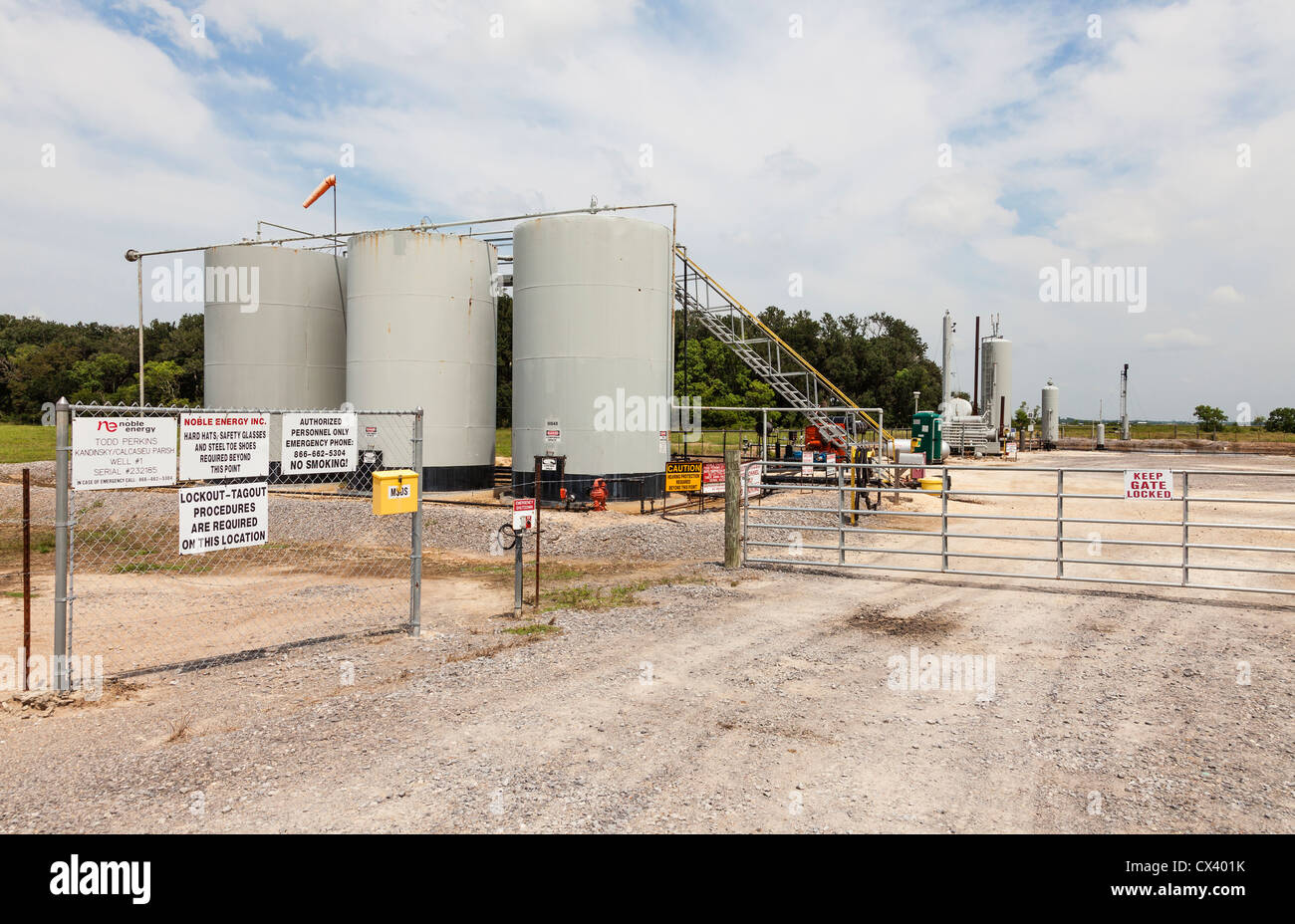 Truck Loading Facility High Resolution Stock Photography and Images - Alamy