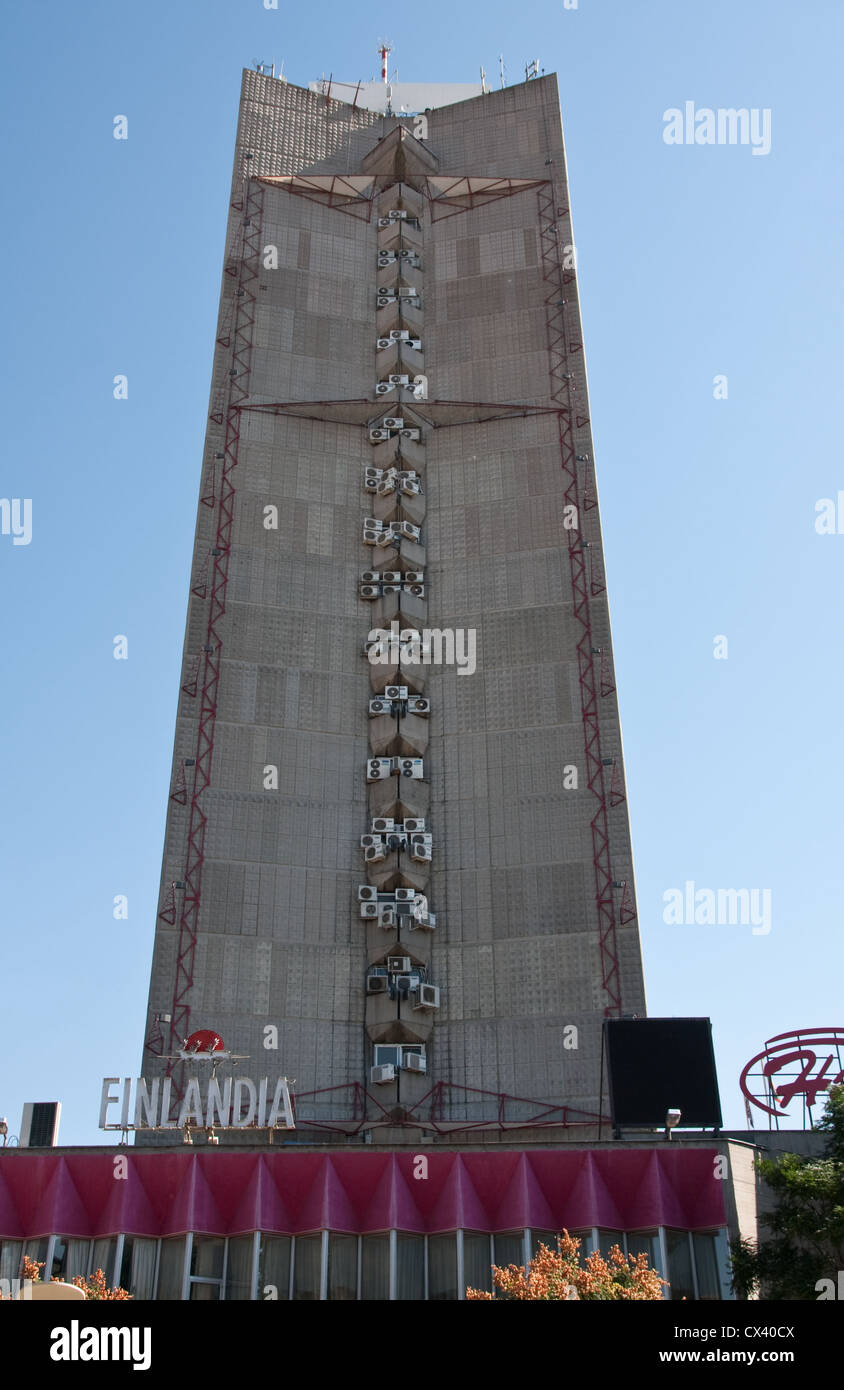 Air con units hi-res stock photography and images - Alamy
