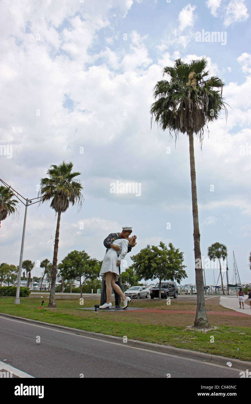 Unconditional Surrender statue and palm trees in Sarasota, Florida ...