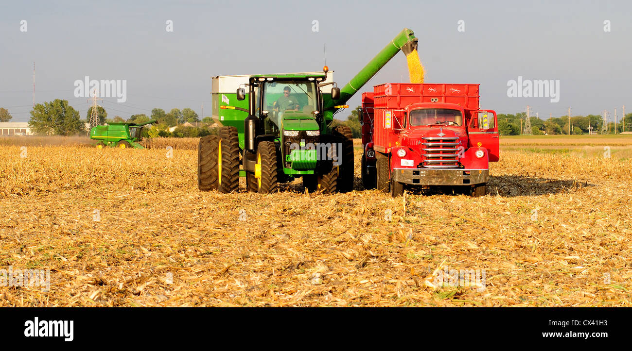 Antique truck hi-res stock photography and images - Alamy