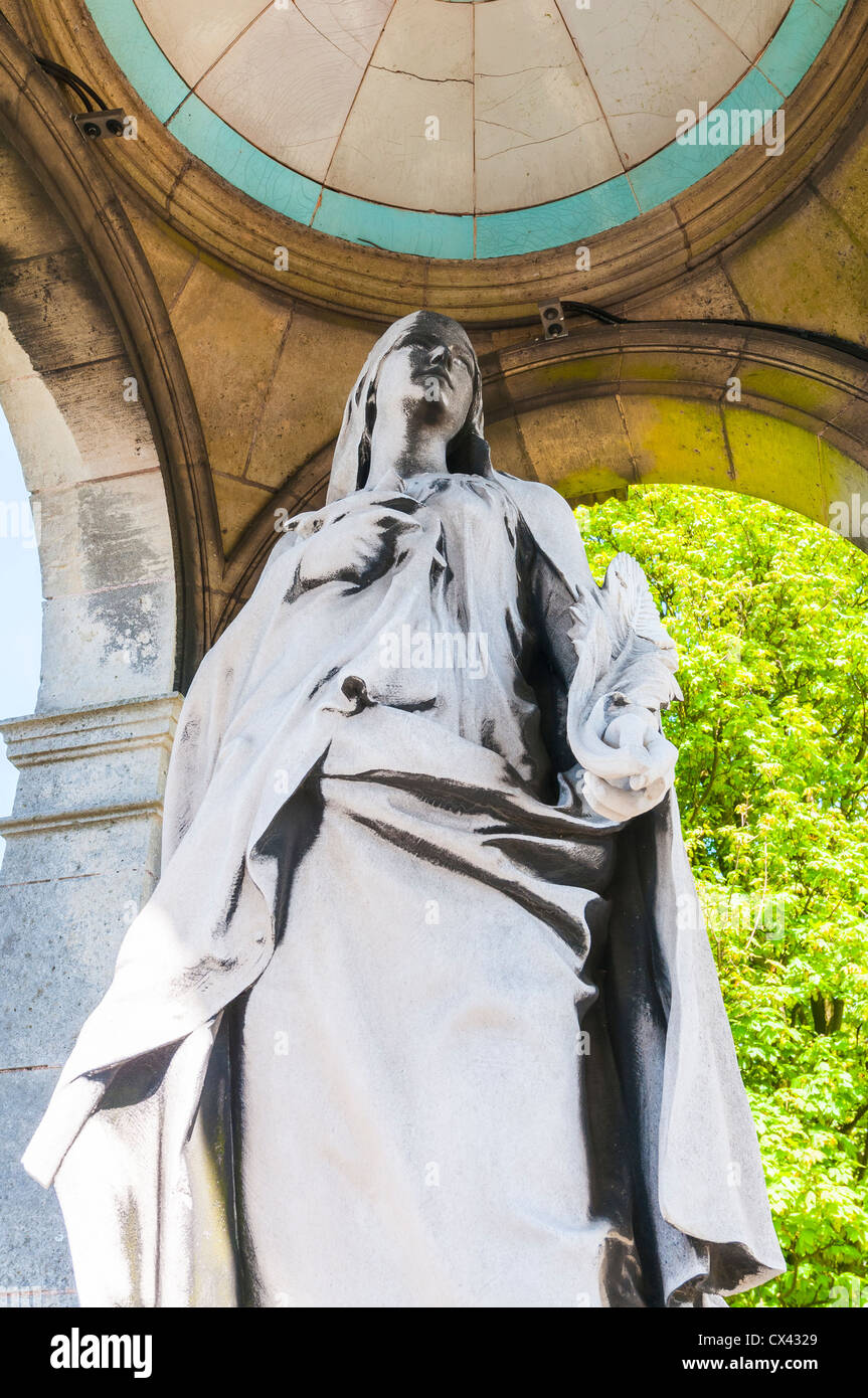 Joan of arc rouen statue hi-res stock photography and images - Alamy