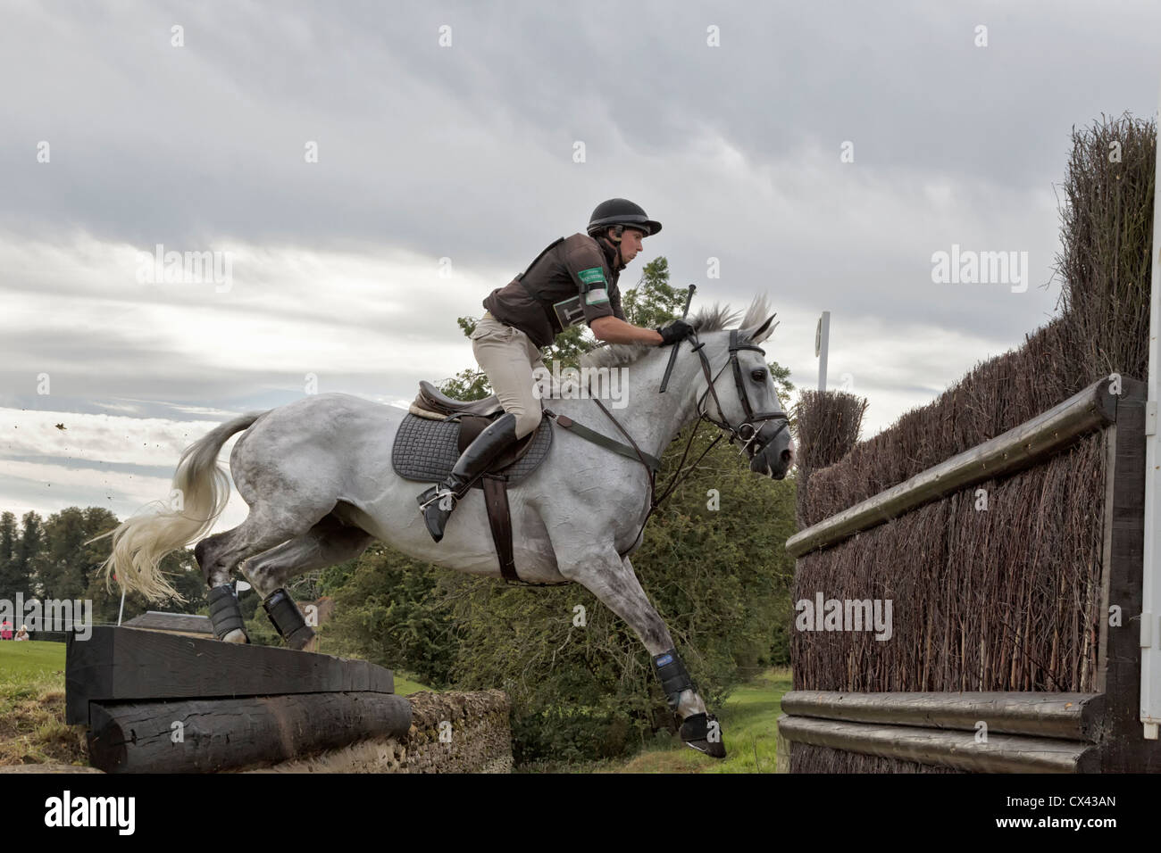 Richard Jones on Highland Ford crashing out at the Cottesmore leap ...