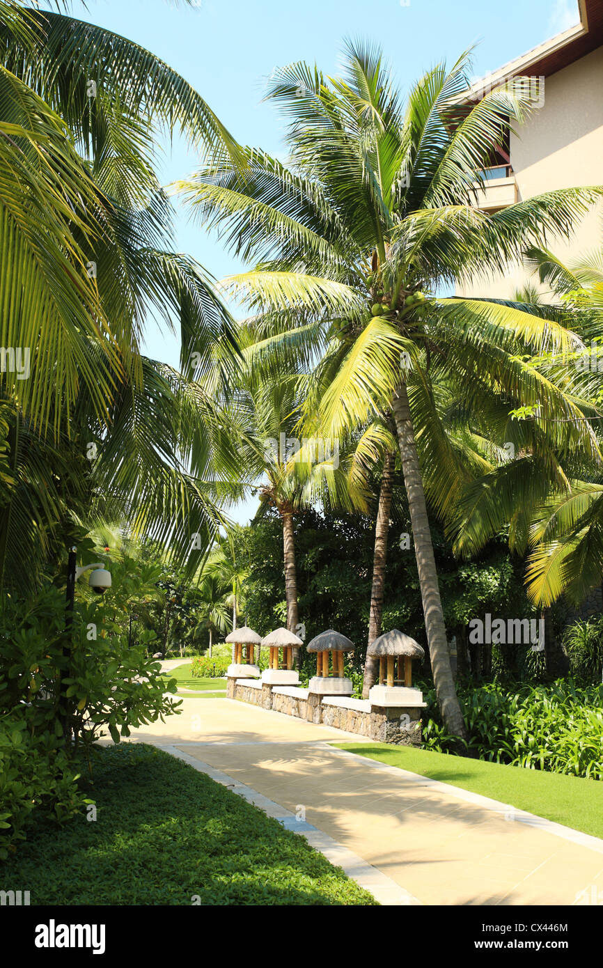 Modern garden building hi-res stock photography and images - Alamy