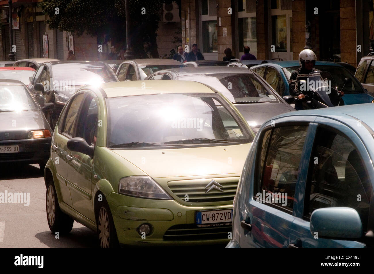 crazy italian traffic jam jams italy small car cars driving in italy ...