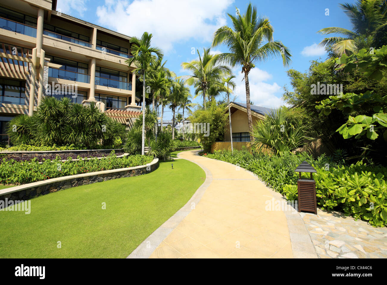 modern building with grass Stock Photo - Alamy