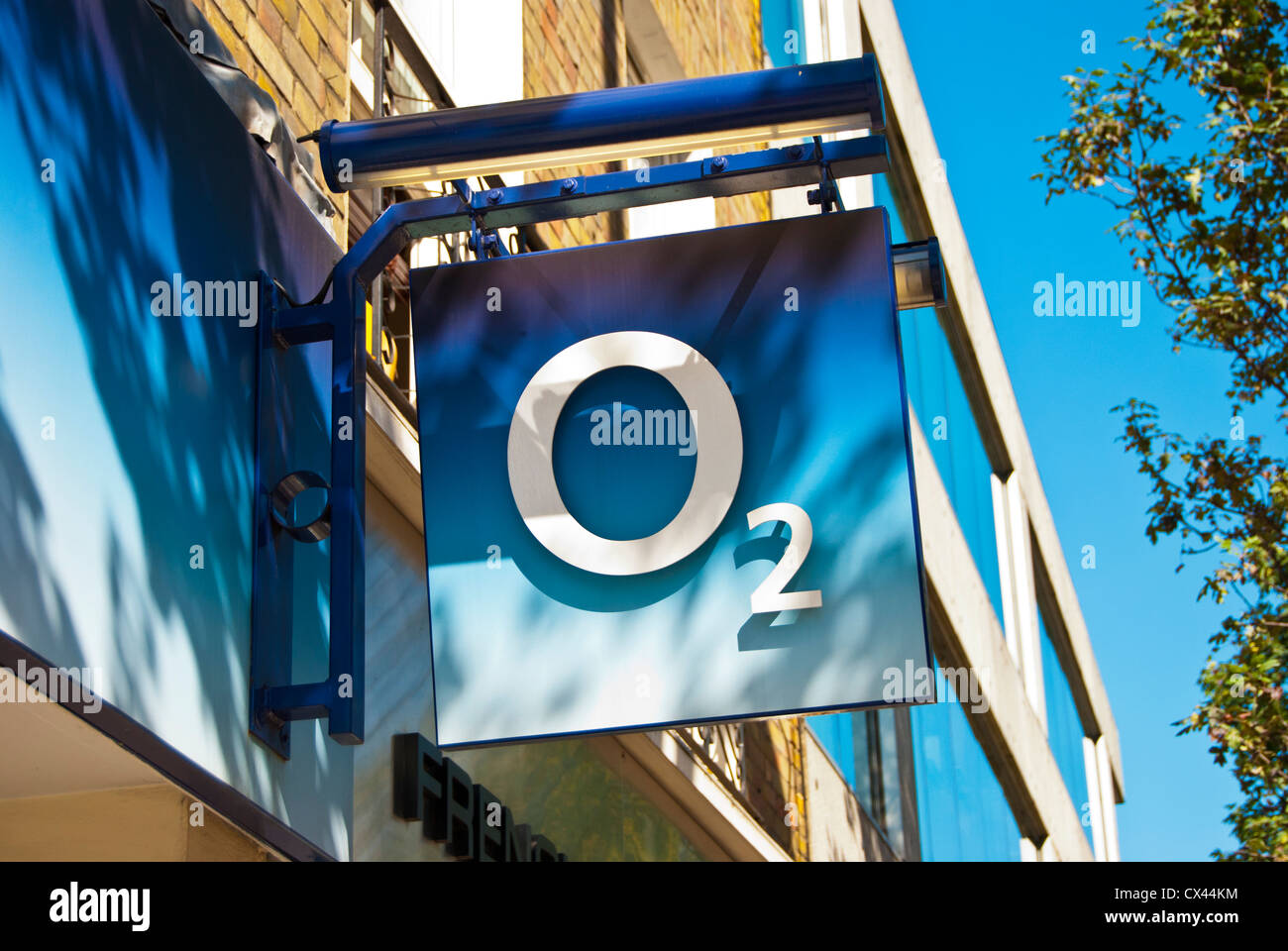 O2 logo hi-res stock photography and images - Alamy