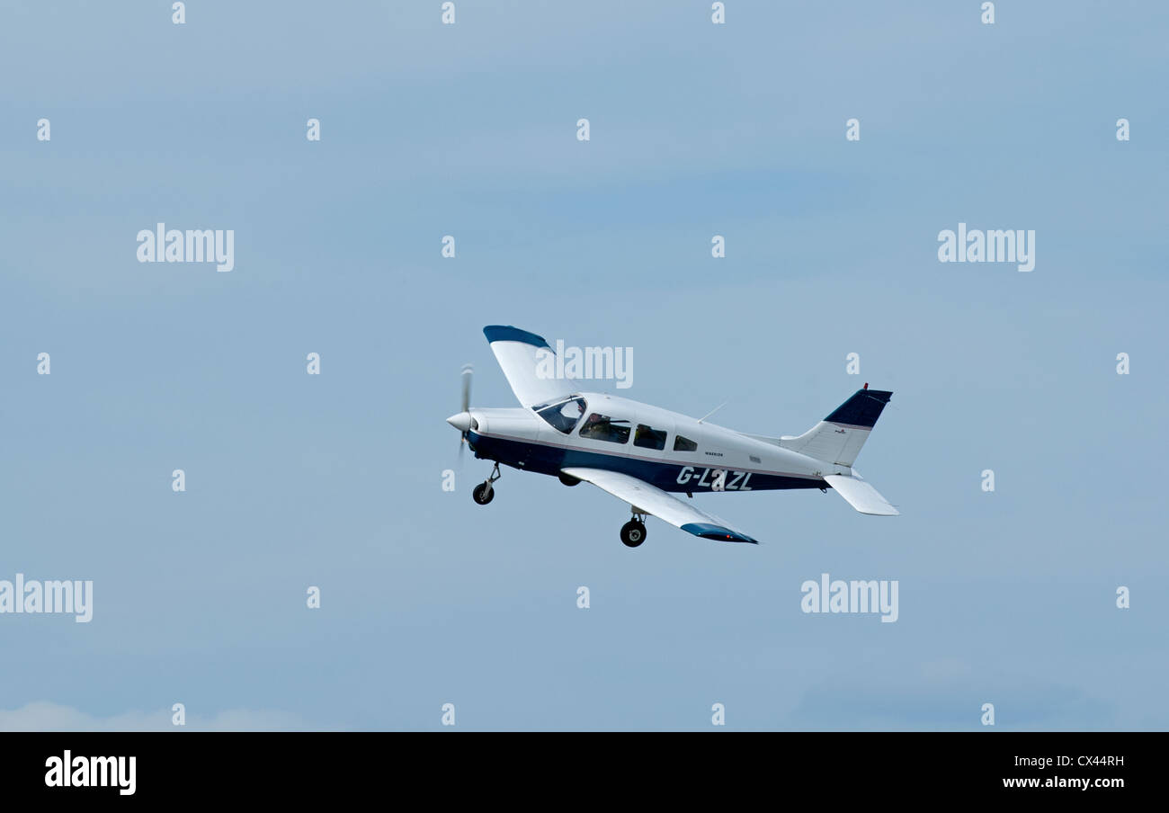 Piper pa 28 landing hi-res stock photography and images - Alamy