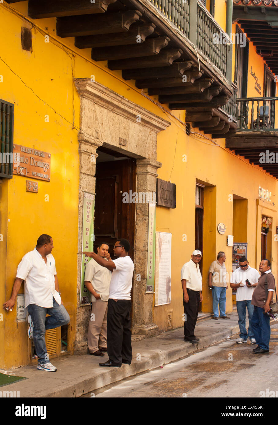 Person standing in street hi-res stock photography and images - Alamy