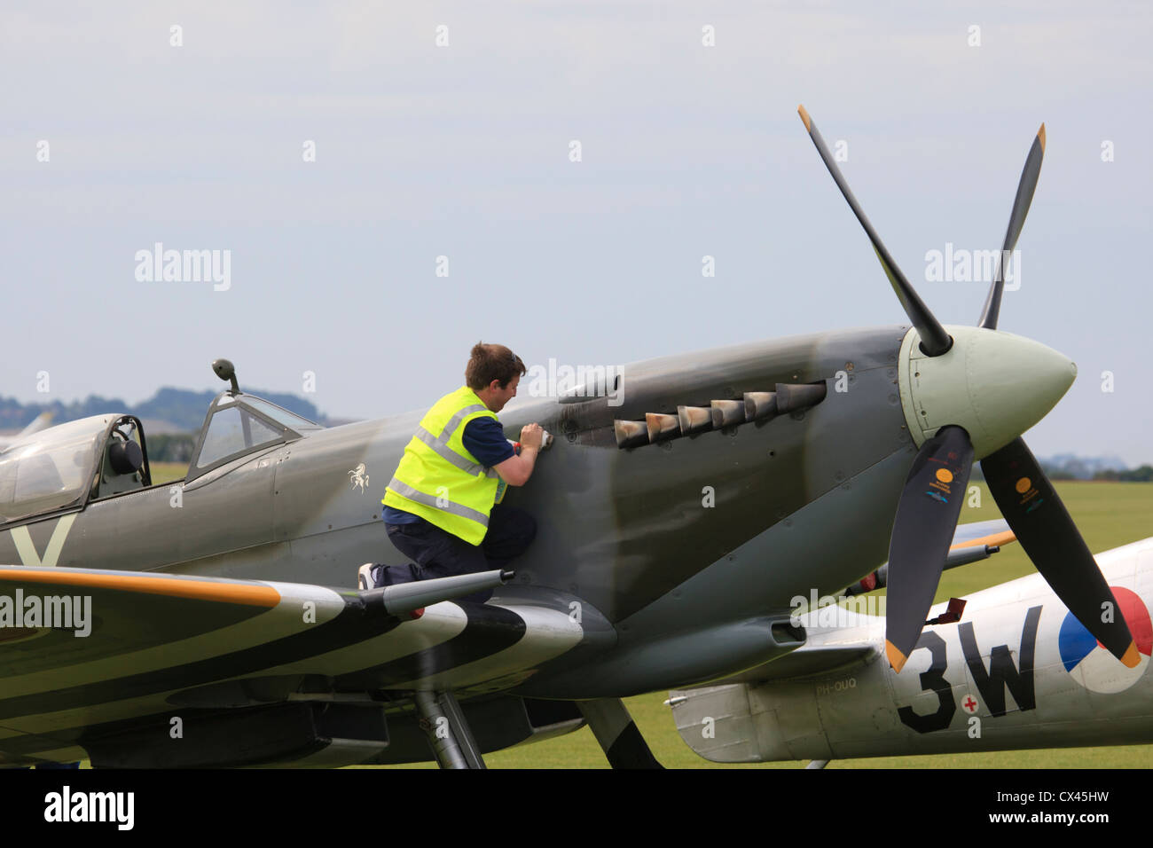 Working spitfire hi-res stock photography and images - Alamy