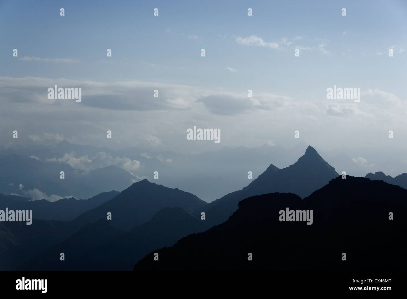 Pointy mountain hi-res stock photography and images - Alamy