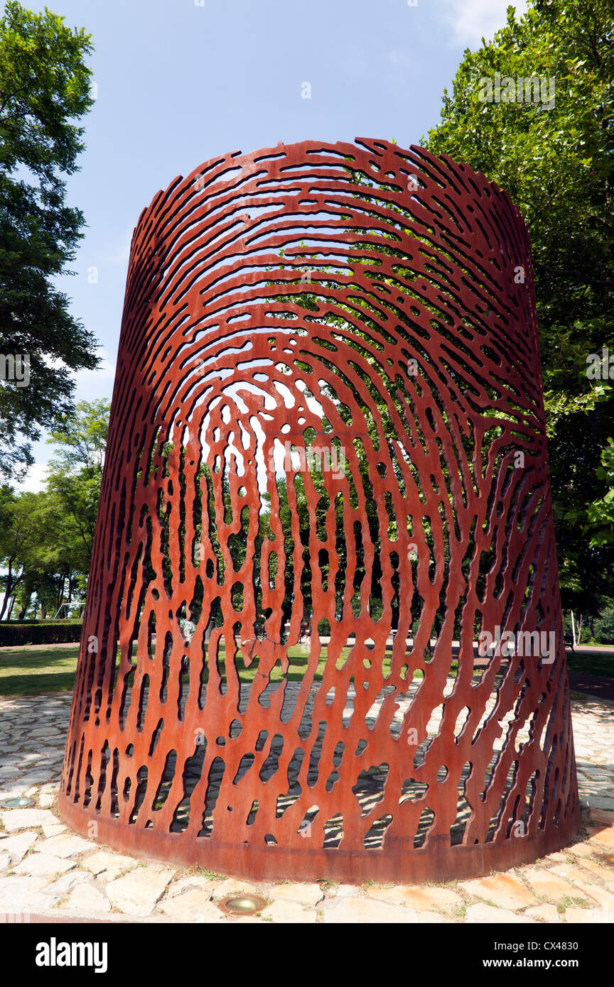 Abstract sculpture depicting a giant fingerprint by the Spanish ...