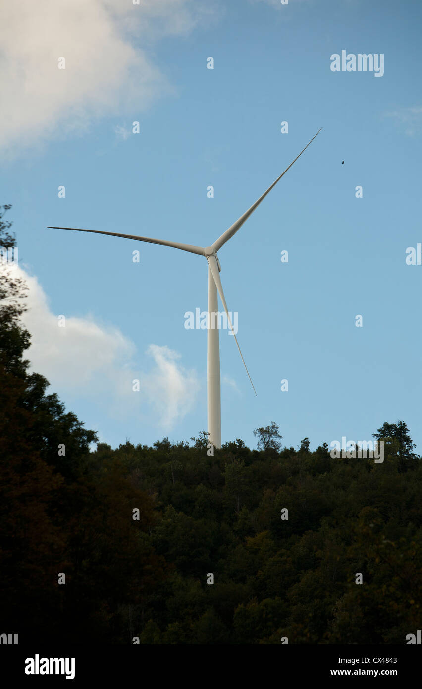 Oil wells pennsylvania hi-res stock photography and images - Alamy