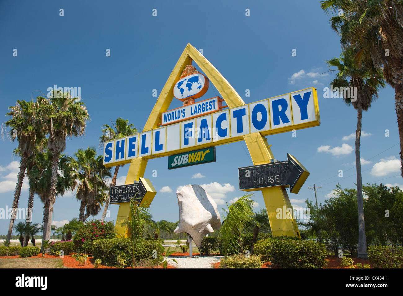 Gulf sign hi-res stock photography and images - Alamy