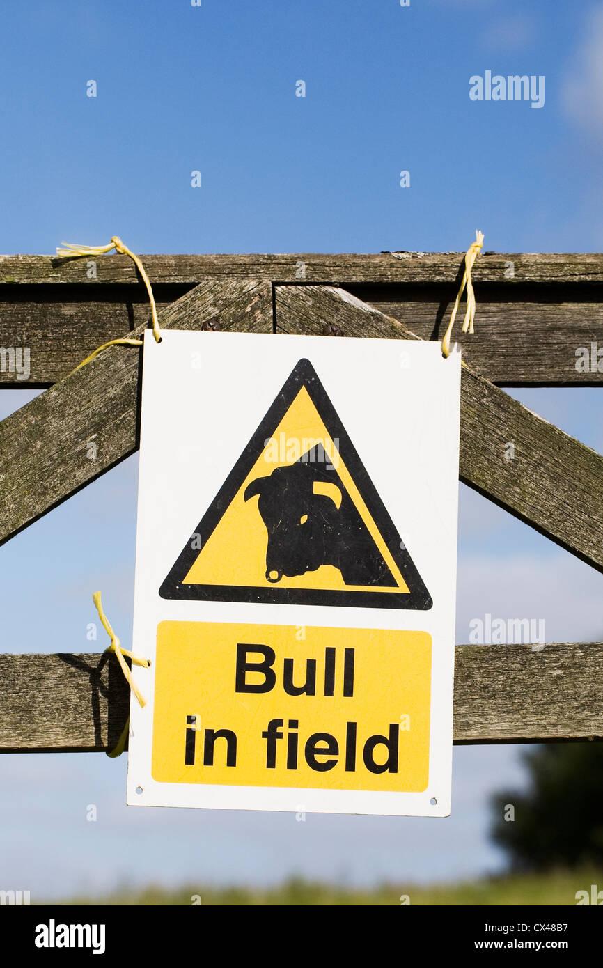 Gates in a field hi-res stock photography and images - Alamy