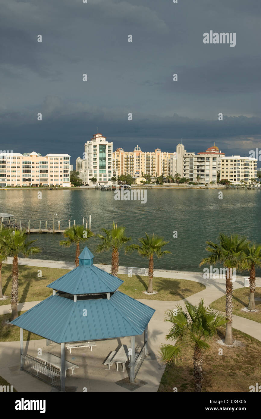 GOLDEN POINTE PARK BAYFRONT DRIVE SKYLINE DOWNTOWN SARASOTA FLORIDA USA ...