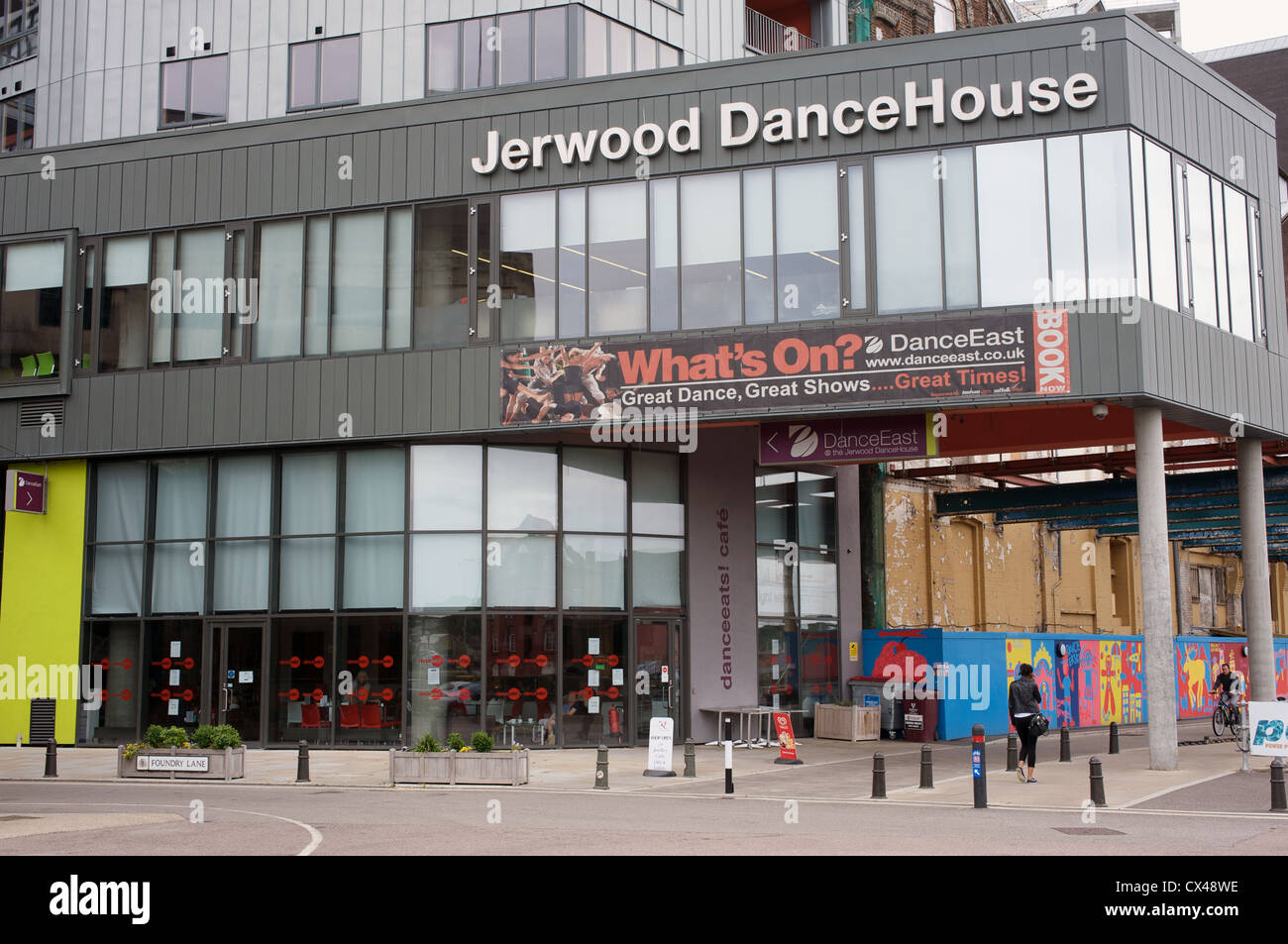 At dance house hi-res stock photography and images - Alamy