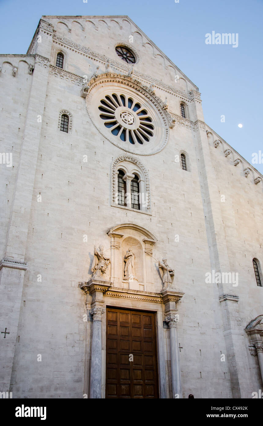 Bari cathedral hi-res stock photography and images - Alamy