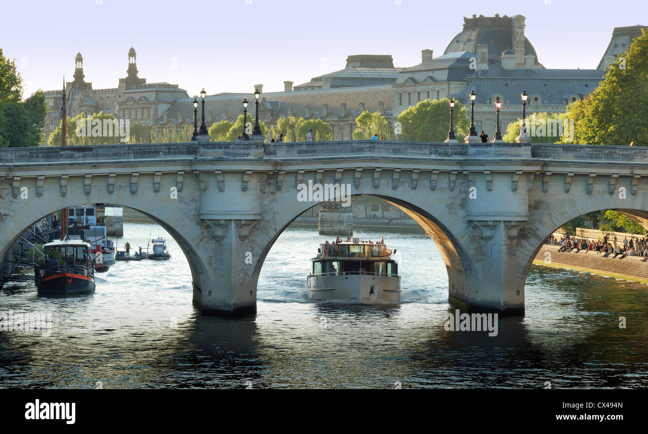 The Pont Neuf ("New Bridge"), the oldest standing bridge across the ...