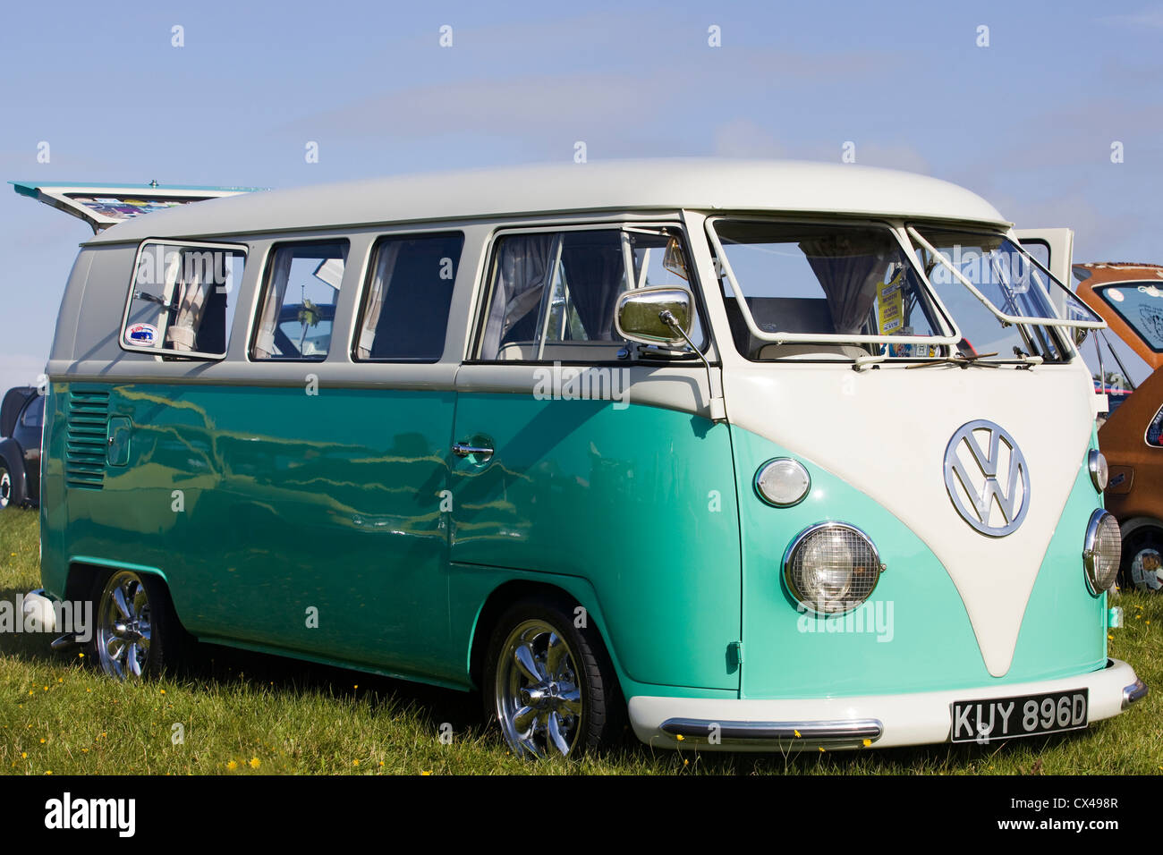 1966 Volkswagen Camper Van Stock Photo - Alamy