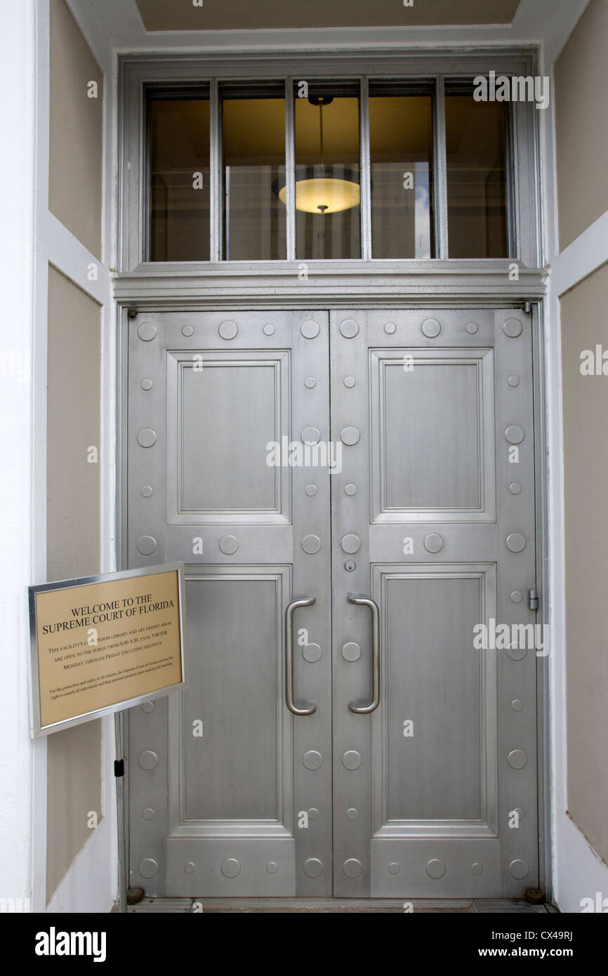 United states supreme court doors hi-res stock photography and images ...
