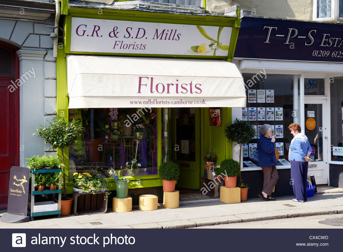 English Florist Shop Front Stock Photos & English Florist Shop Front ...