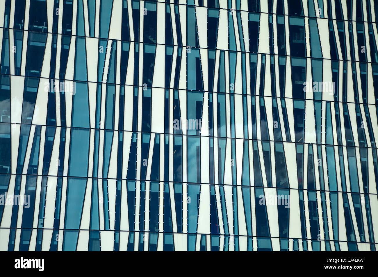 The Sir Duncan Rice Library at Aberdeen University Stock Photo - Alamy