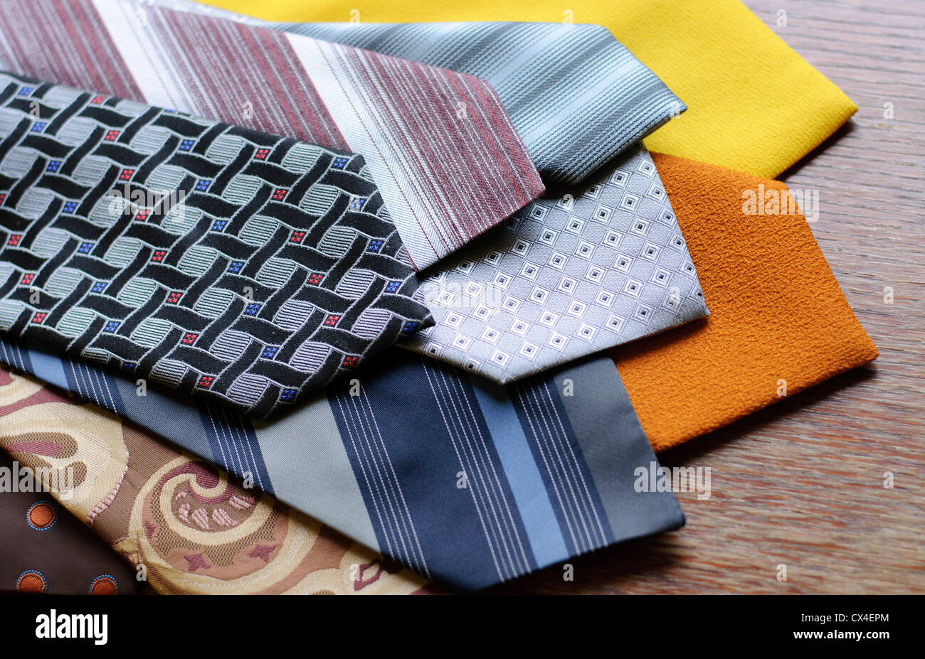 Horizontal ties hi-res stock photography and images - Alamy