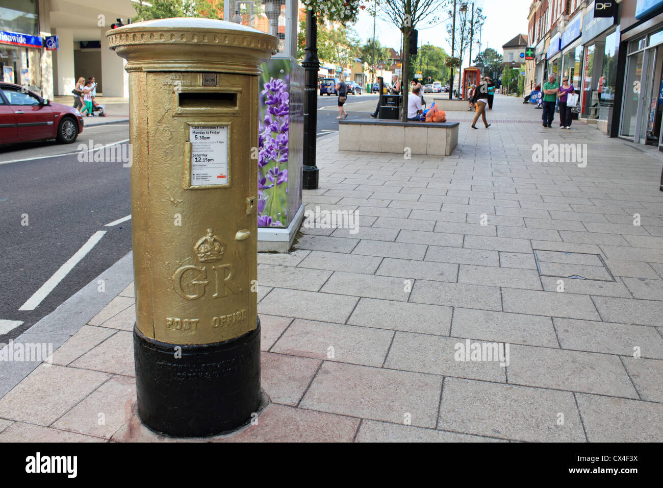 Gold postbox hi-res stock photography and images - Alamy