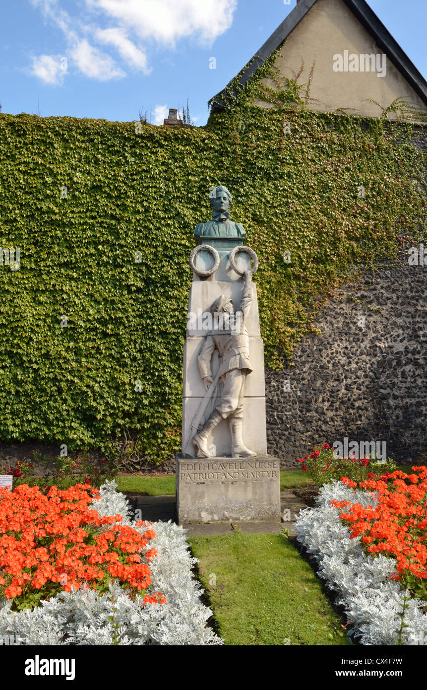Edith cavell statue norwich hi-res stock photography and images - Alamy