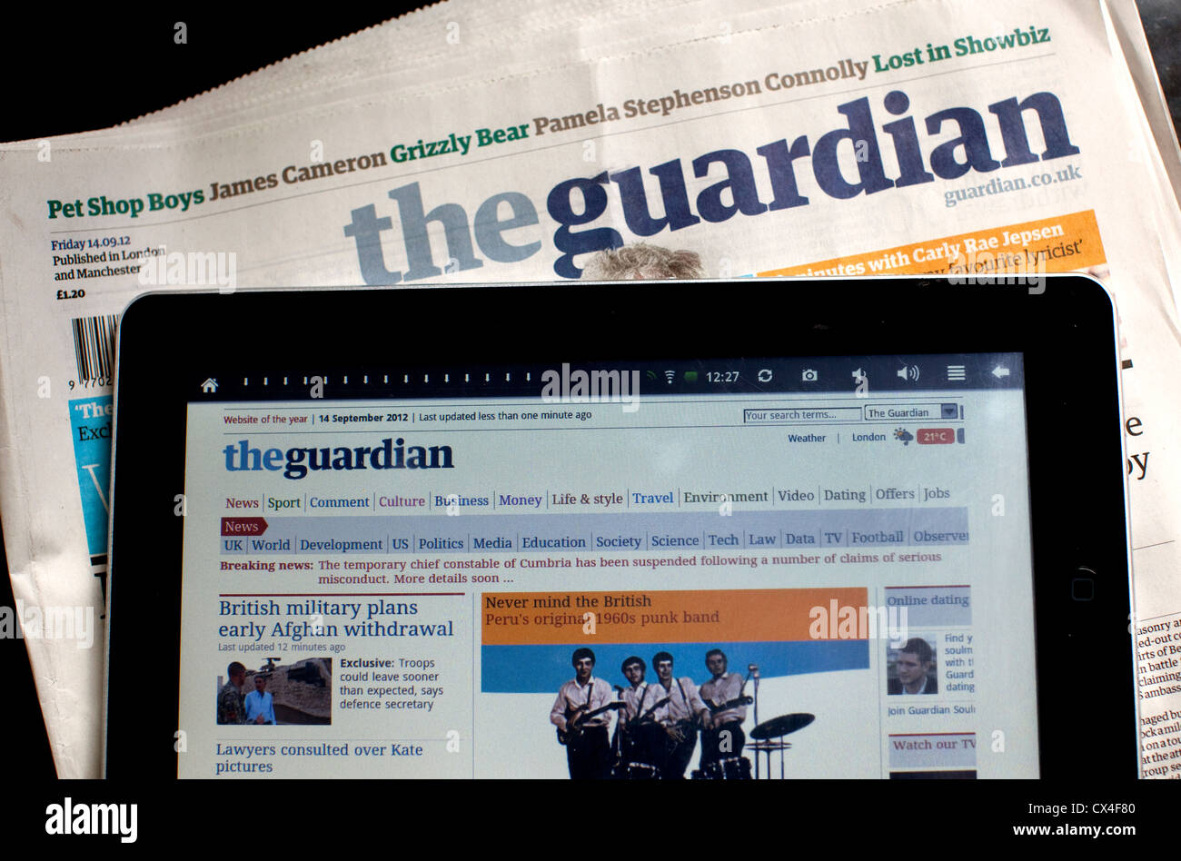 I newspaper guardian newspaper hi-res stock photography and images - Alamy