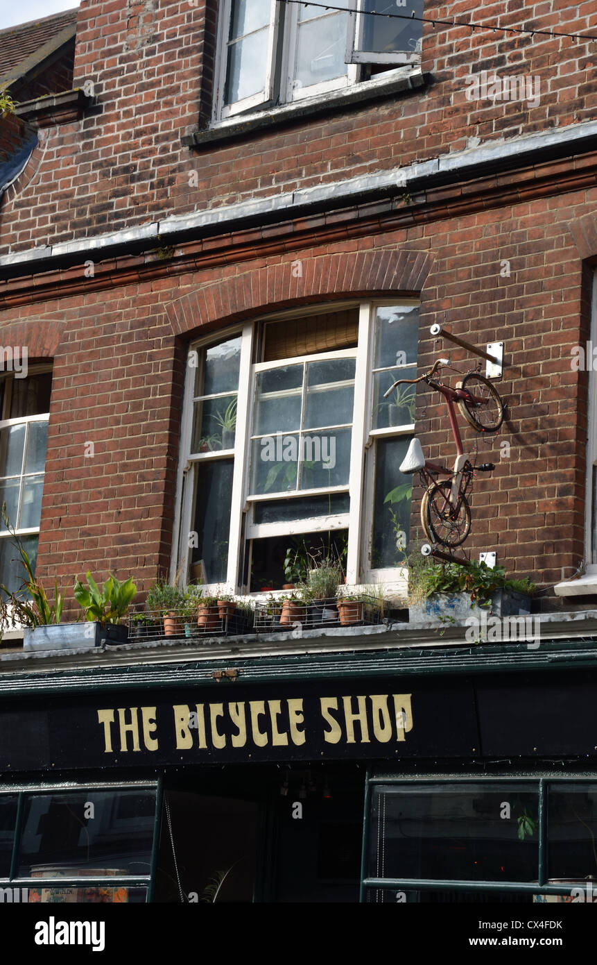 Bicycle shop sign hi-res stock photography and images - Alamy