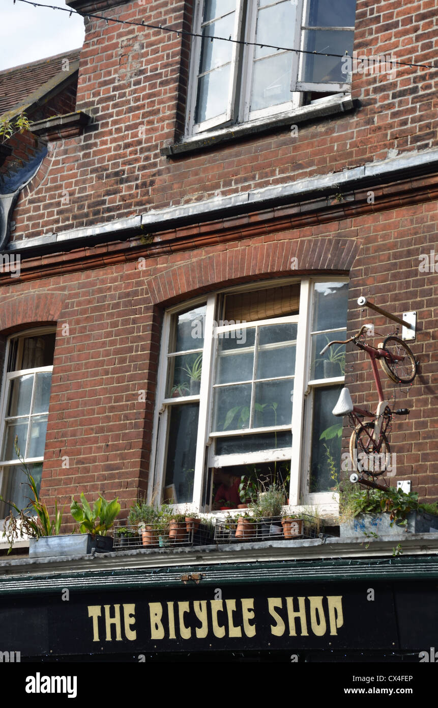 Bicycle shop sign hi-res stock photography and images - Alamy