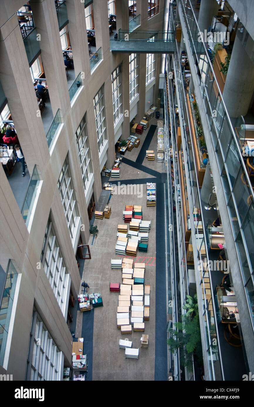 Vancouver library interior hi-res stock photography and images - Alamy