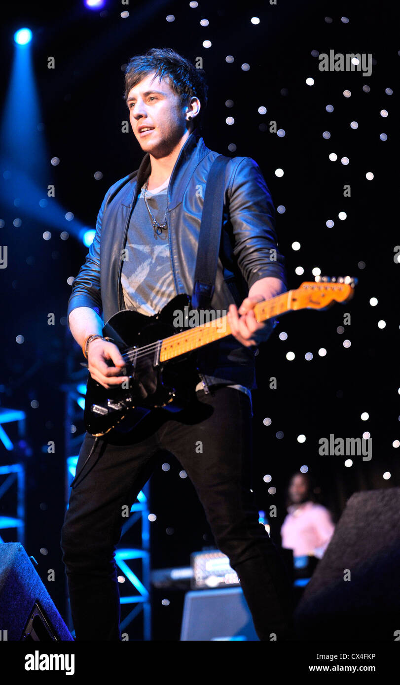 Gossip band hi-res stock photography and images - Alamy