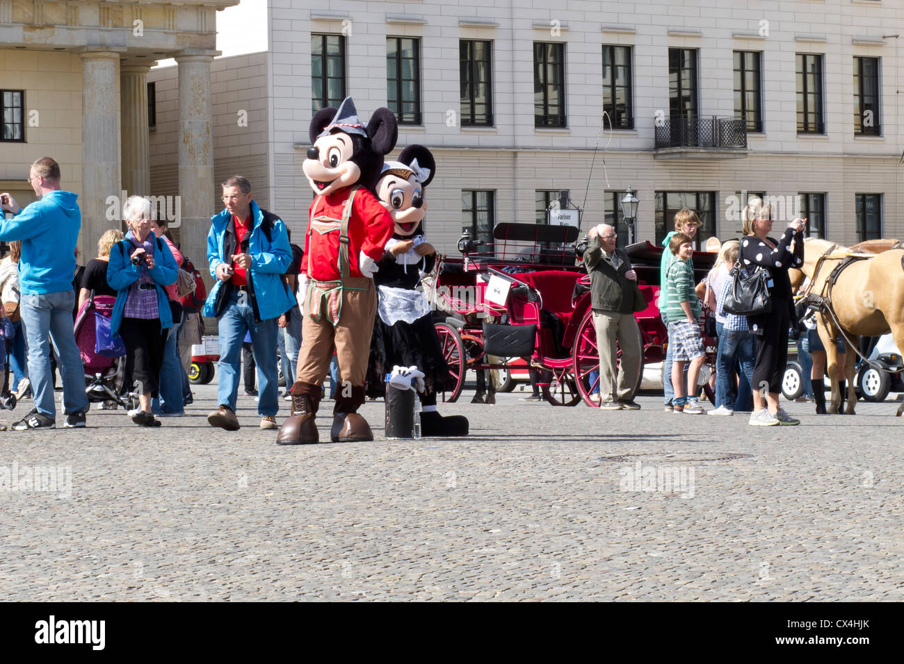 Minnie mouse picture hi-res stock photography and images - Alamy
