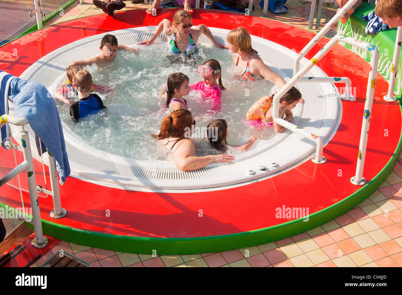 Swimming pool and jacuzzi hi-res stock photography and images - Alamy