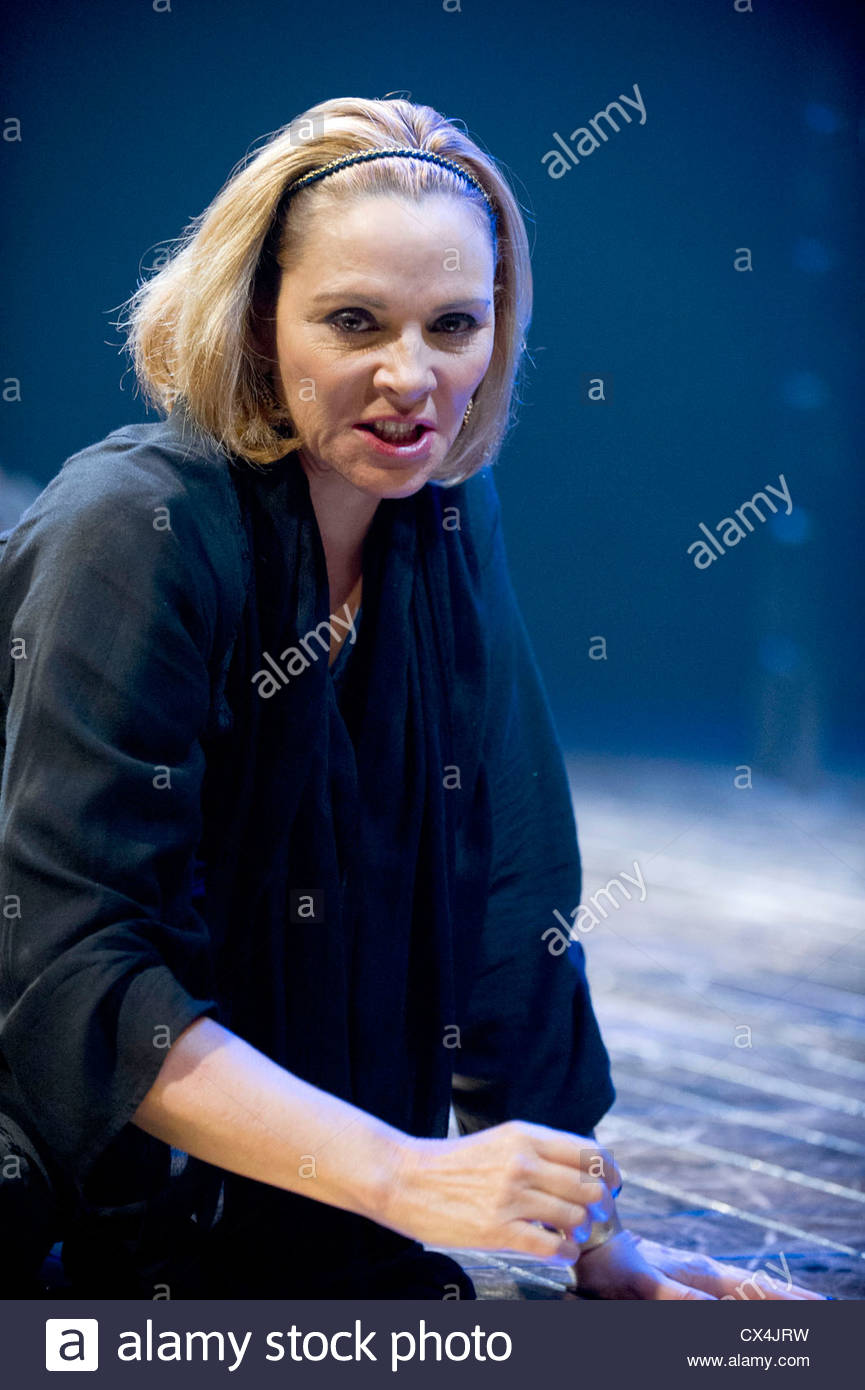 Janet Suzman High Resolution Stock Photography and Images - Alamy