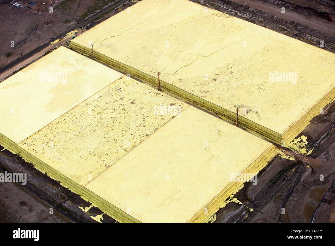 Syncrude sulphur hi-res stock photography and images - Alamy