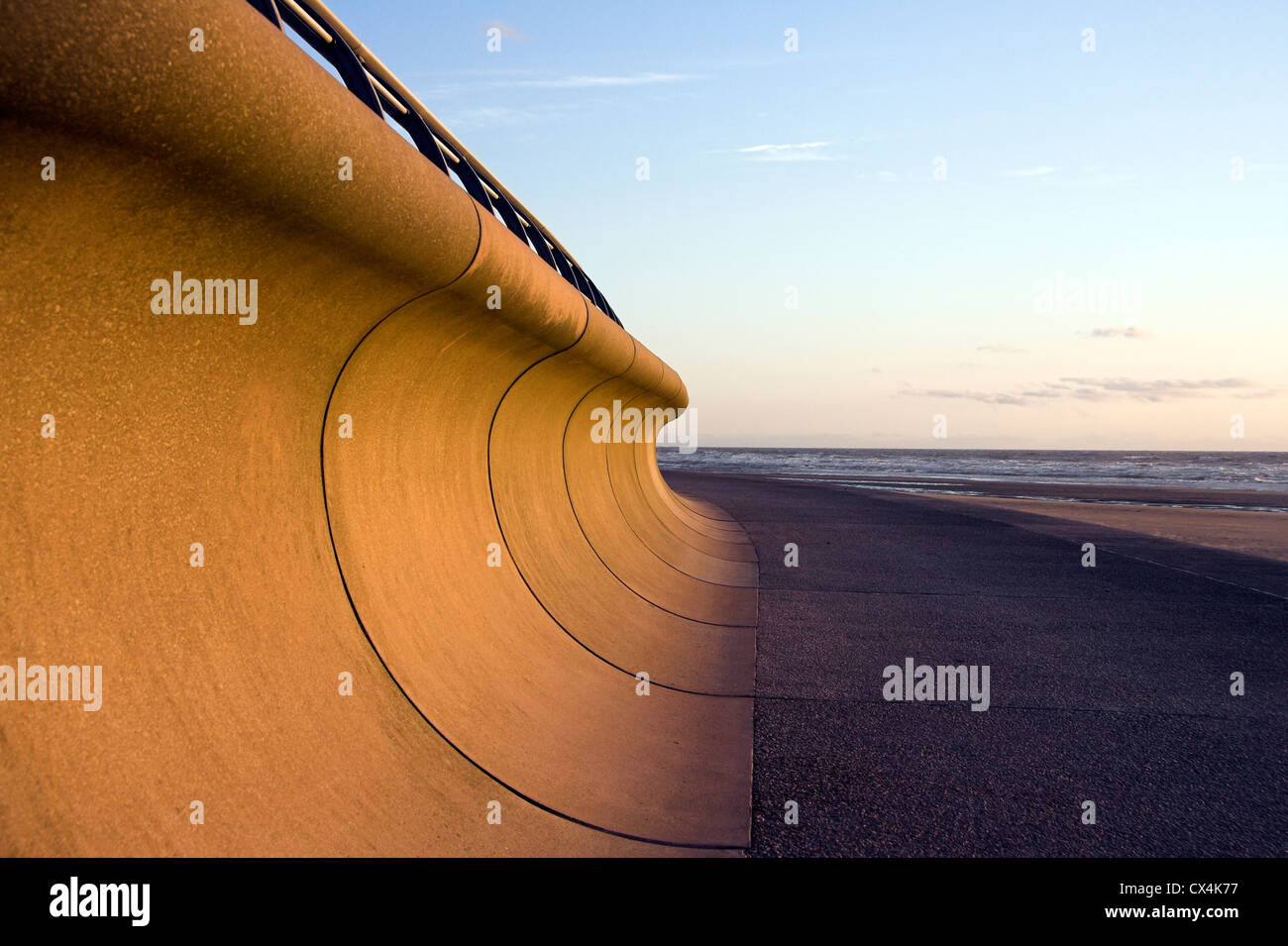 Curved sea wall uk hi-res stock photography and images - Alamy